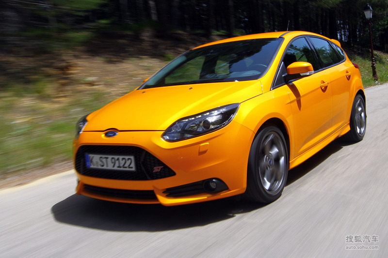 【福特福克斯ST评测黄色图片t1594640】_福特图片_搜狐汽车网